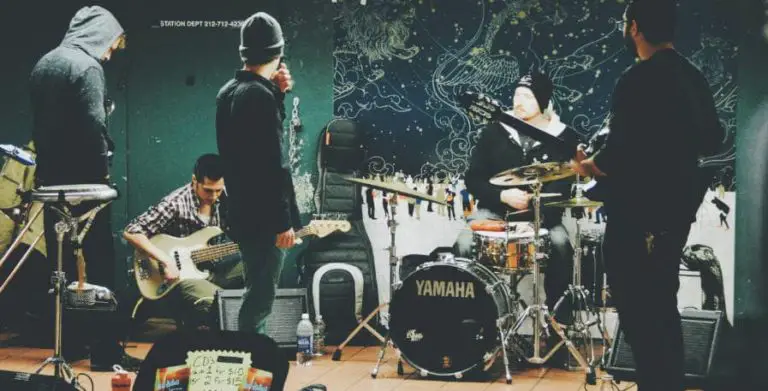 Middle C On Bass Guitar (How to Play it, and why it's confusing) - BassOx