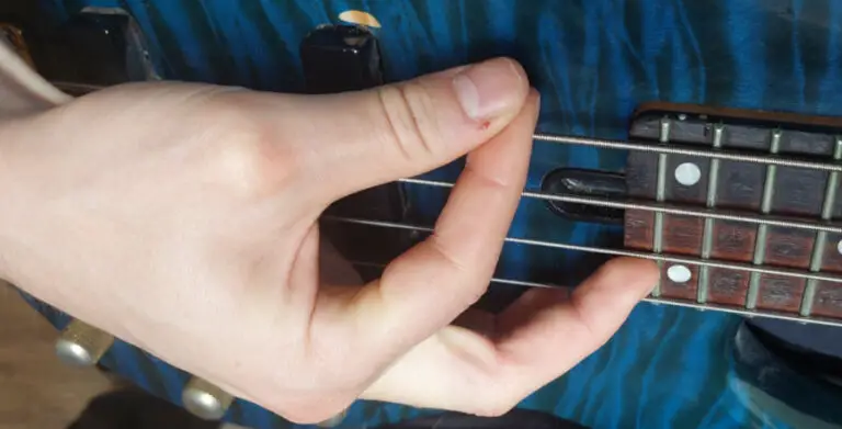 Bass Guitar Chucking - Guide & Explanation - BassOx